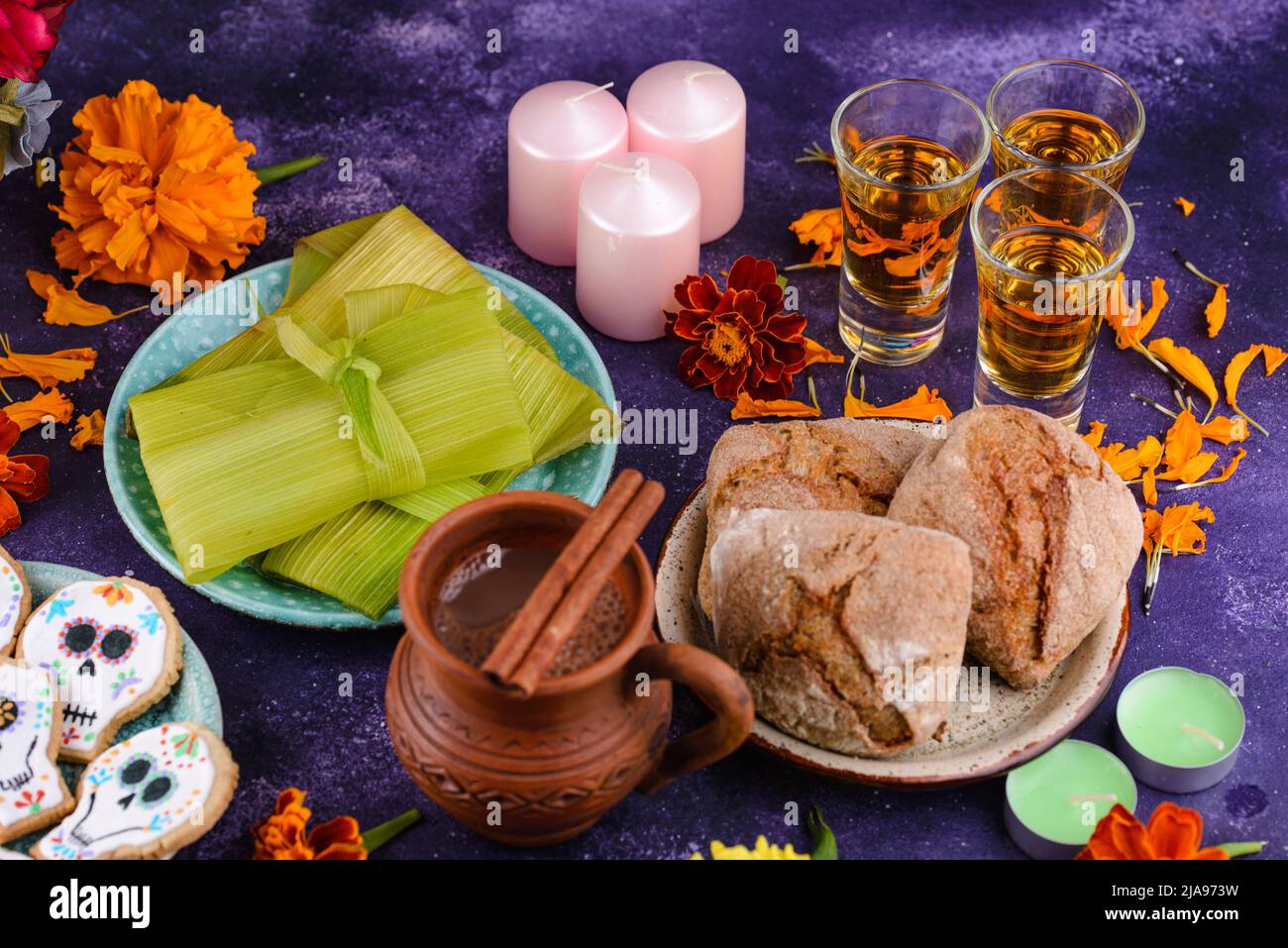 Traditional Day of the dead food Stock Photo - Alamy
