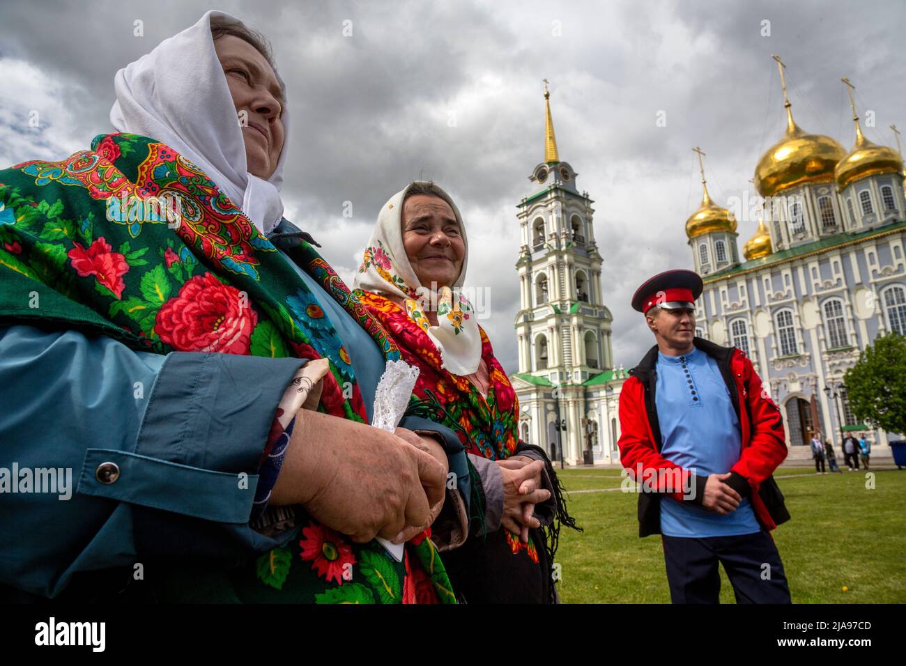 Tula, Russia. 28th May, 2022. People in traditional Russian folk ...