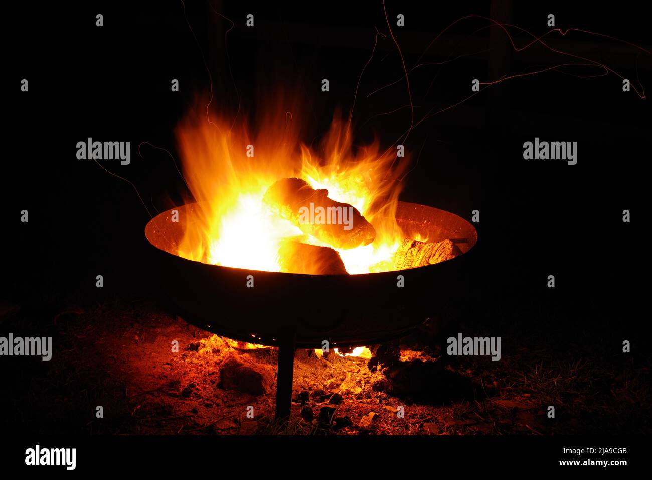 fire at night Stock Photo - Alamy