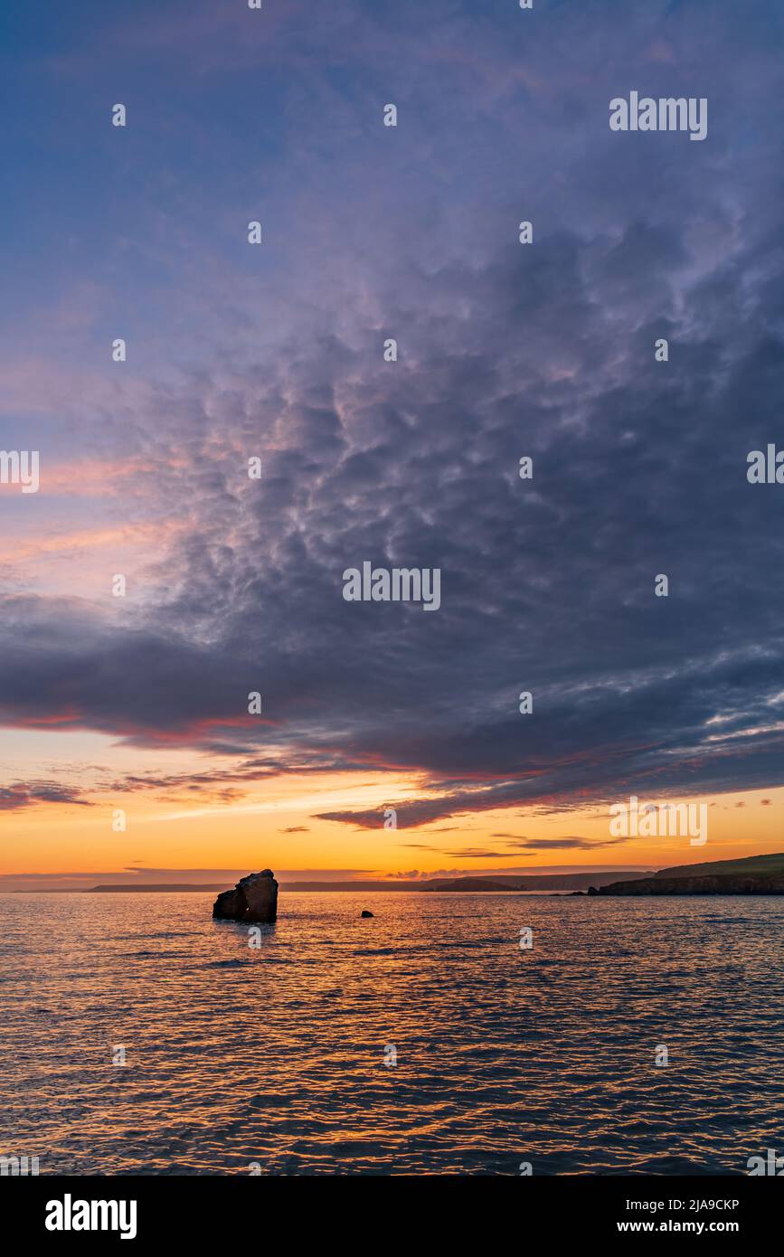 Sunset at Thurlestone Rock, South Milton Sands in Devon Stock Photo - Alamy