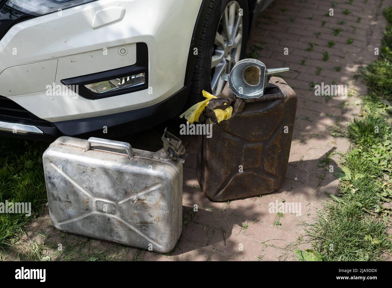 metal diesel jerrycan canister gasoline tank Stock Photo - Alamy