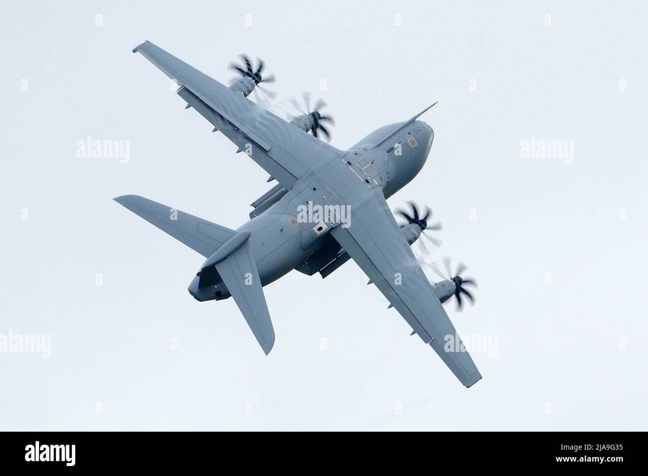 Raf airbus a400m parachute hi-res stock photography and images - Alamy