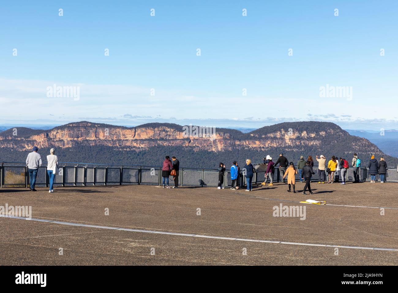 Tourists at Echo Point Katoomba view the Jamison valley and Mt Solitary ...