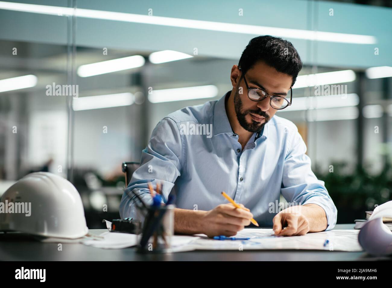 Engineer glasses beard works hi-res stock photography and images - Alamy