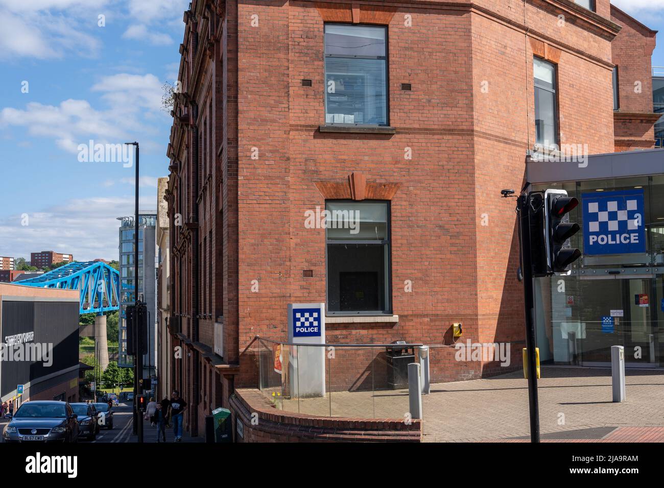 Police station entrance hi-res stock photography and images - Alamy