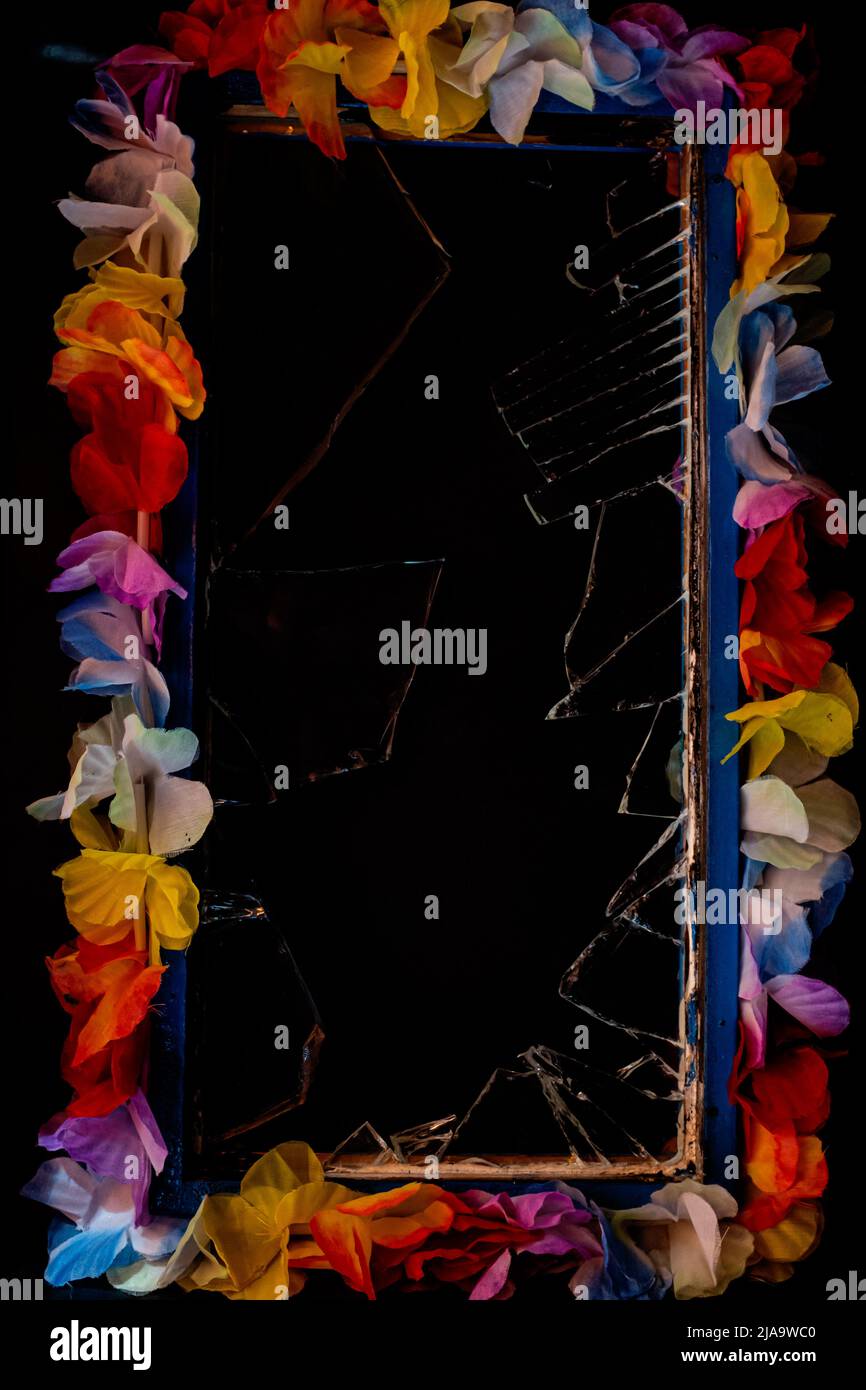 Broken picture frame on floor hi-res stock photography and images - Alamy