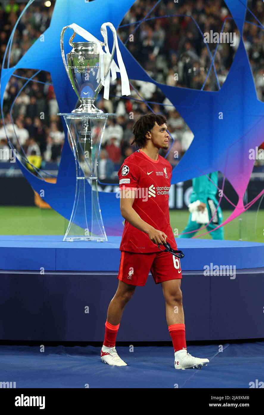 Trent alexander arnold trophy hi-res stock photography and images - Alamy
