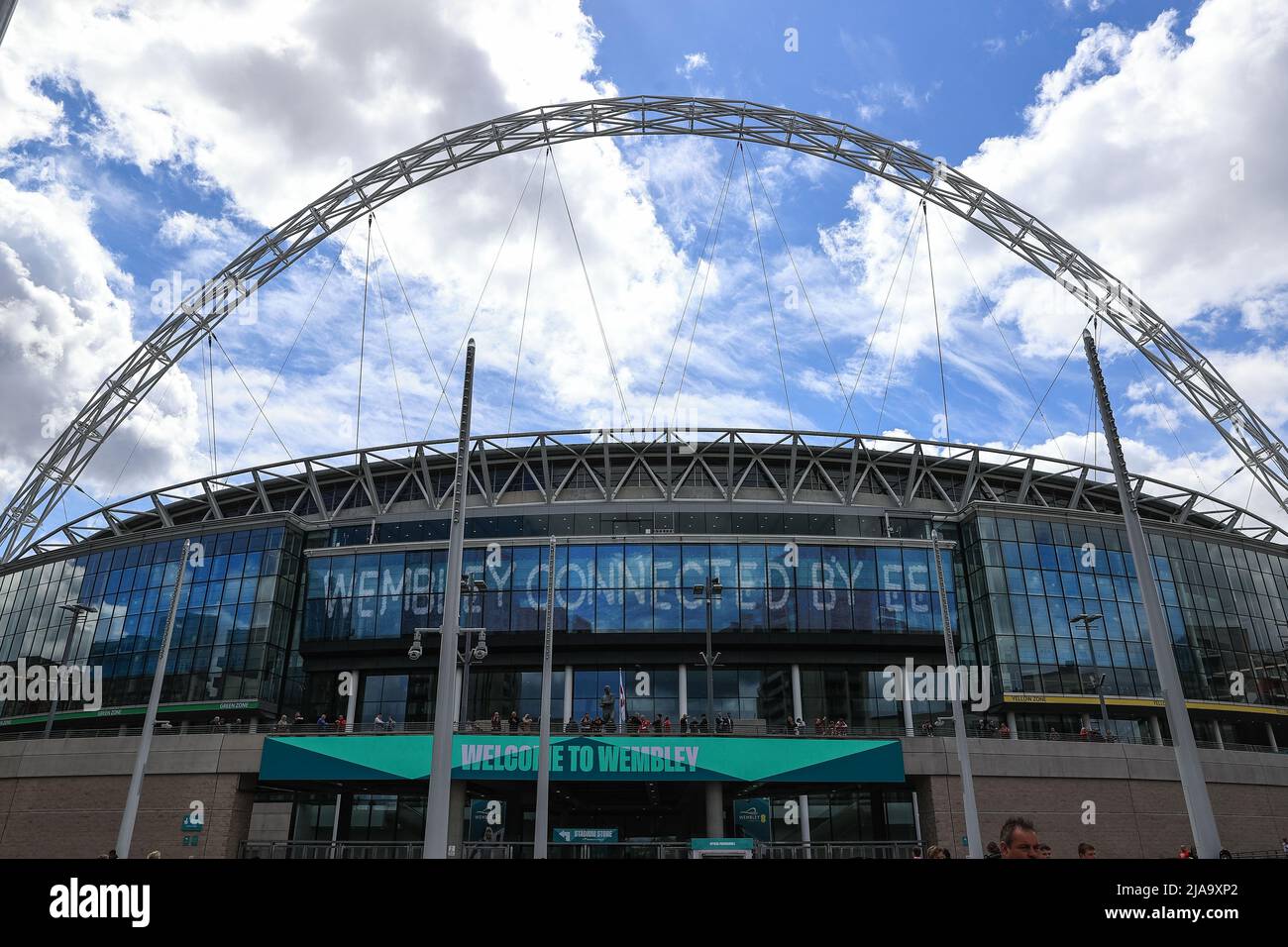 Wembley Stadium arch Stock Photo - Alamy