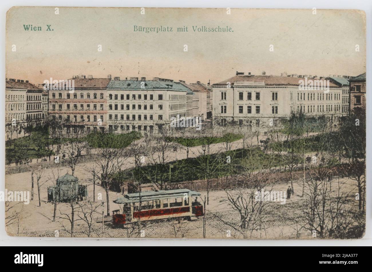 10., Reumannplatz (formerly Bürgerplatz) 1-3, with urban elementary ...