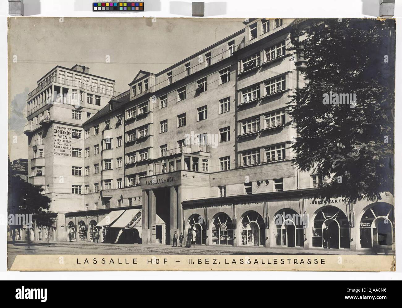 2nd, Lassallestrasse 40 - Lassallehof - main facade. Martin Gerlach jun ...
