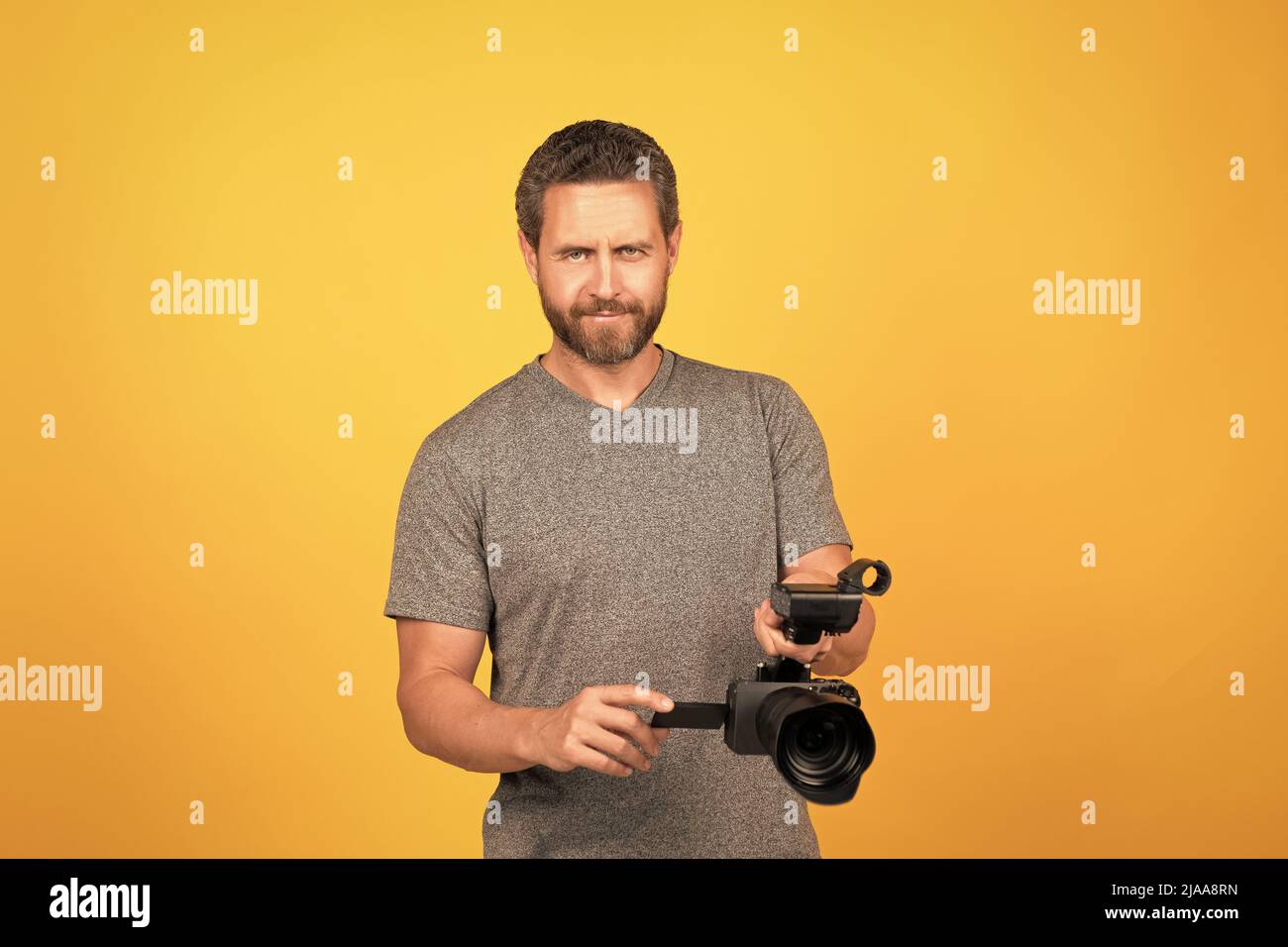 Vlogging man hi-res stock photography and images - Alamy