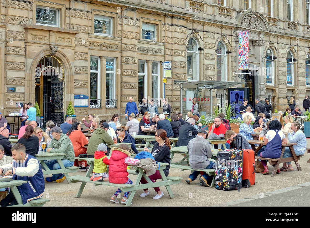 Glasgow, Scotland, UK May 29th 2022. UK Weather: : Warm and sunny in ...