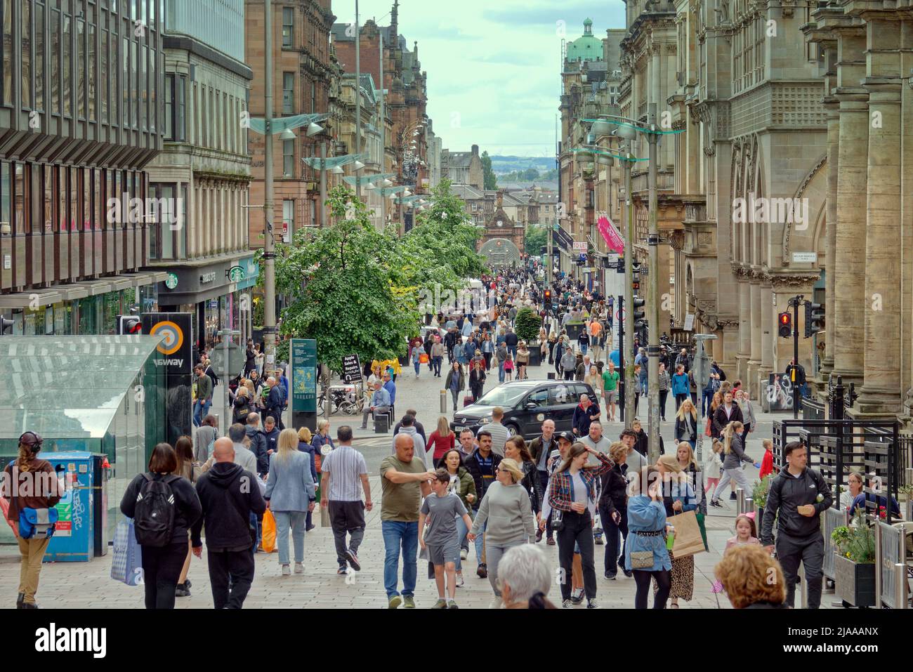 Glasgow, Scotland, UK May 29th 2022. UK Weather: : Warm and sunny in ...