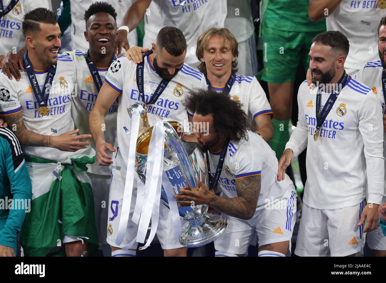 Paris, France. 28th May, 2022. Marcelo of Real Madrid kisses the trophy ...