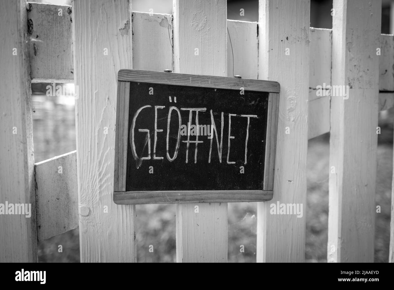 Open closed vintage retro signs hi-res stock photography and images - Alamy