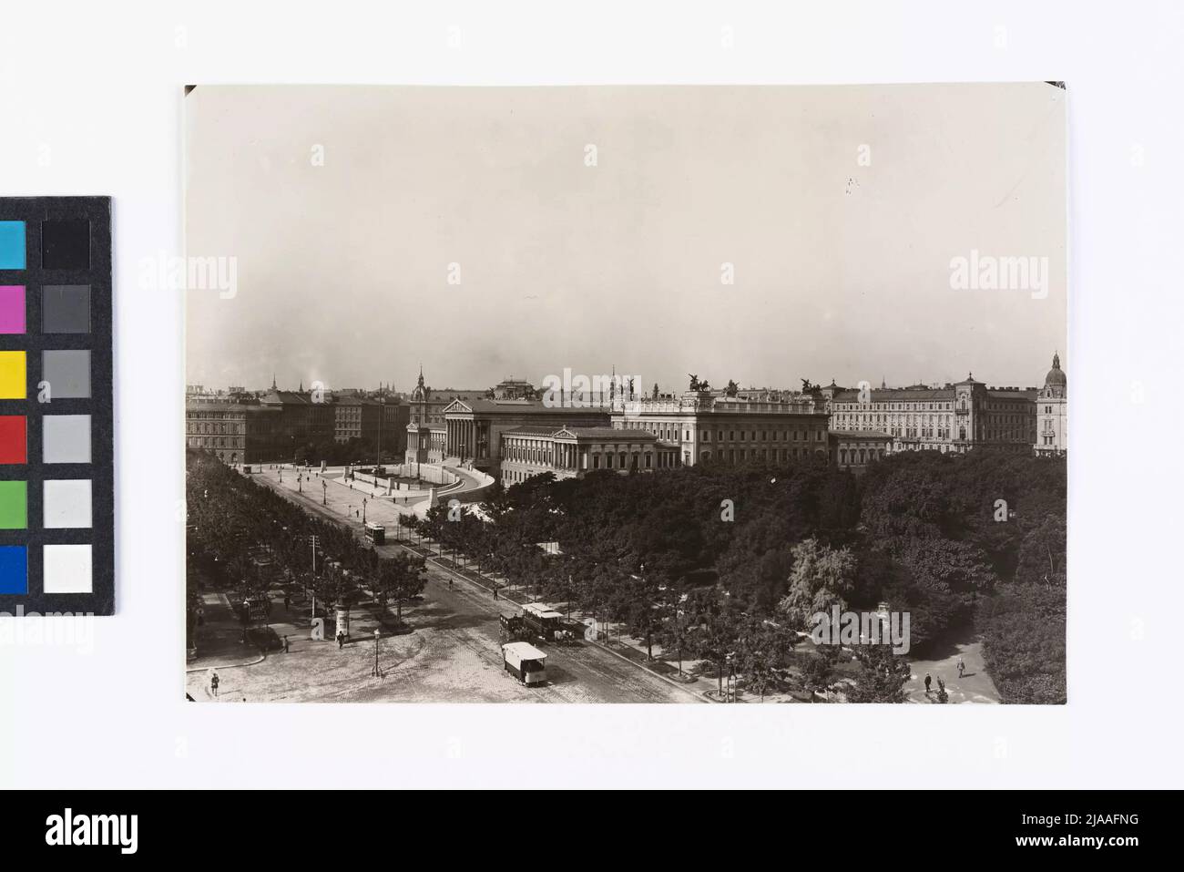1., Dr.-Karl-Renner-Ring-General-Increased view from the Burgtheater ...