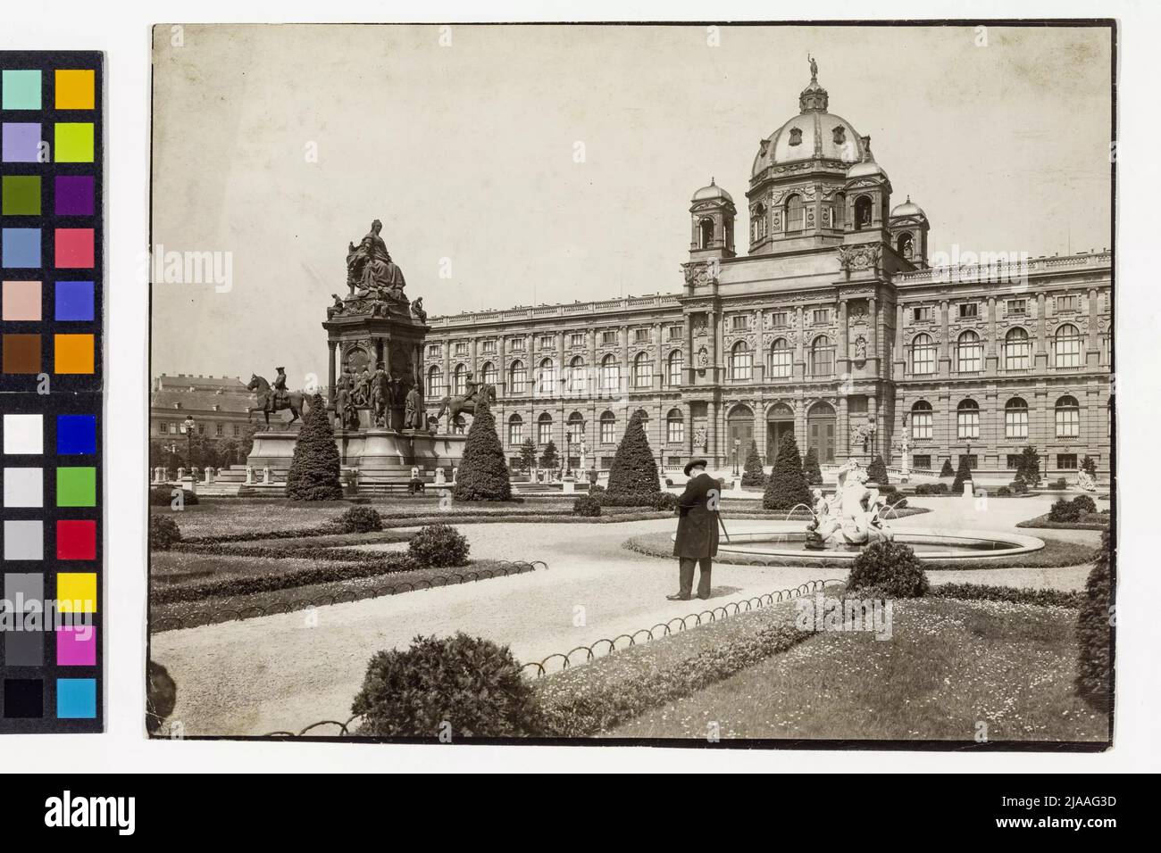 1st, Maria -Theresien -Platz - general - look against natural history ...