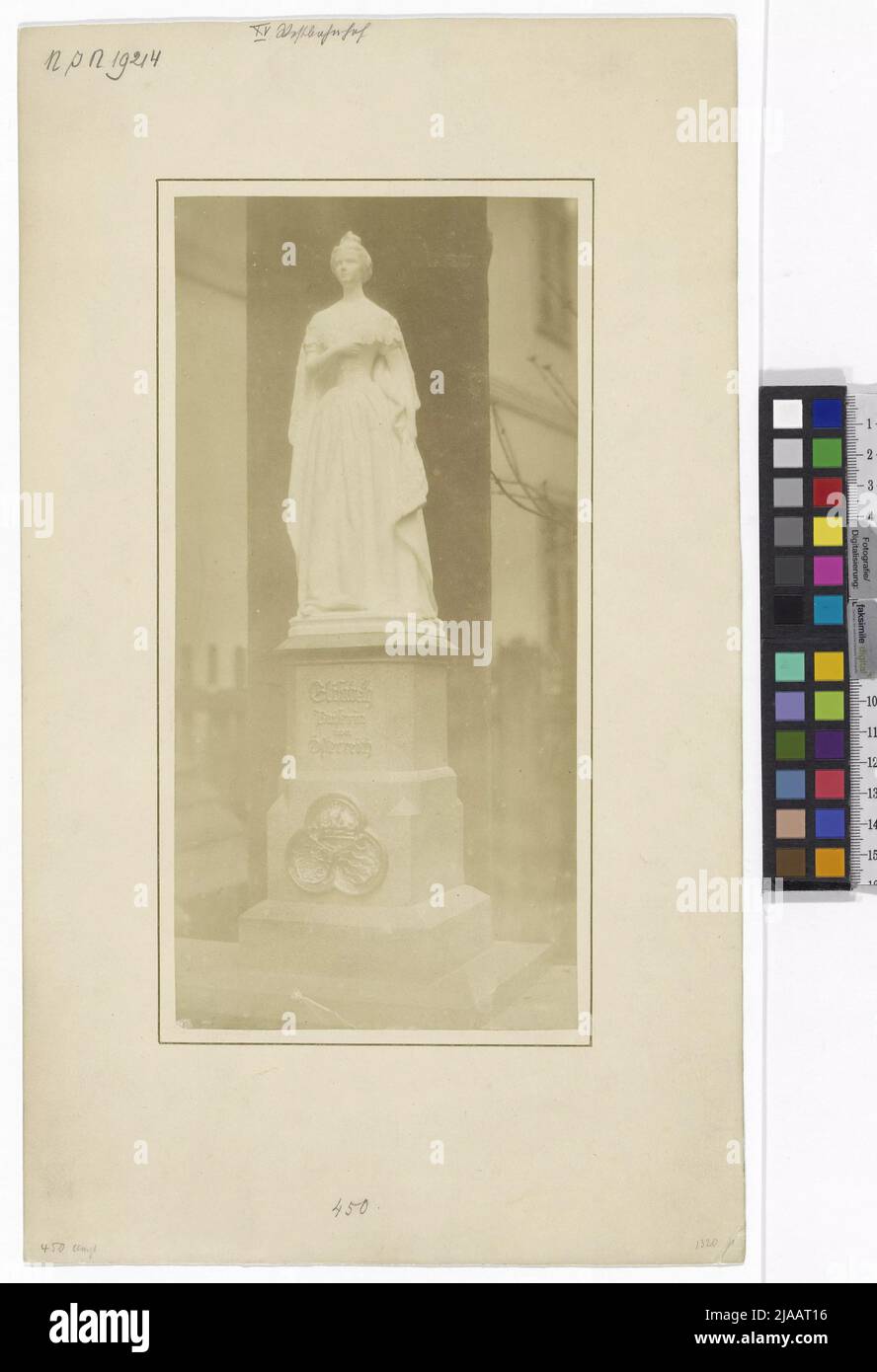 15th, Europaplatz - Westbahnhof - Inside - Statue of Empress Elisabeth ...