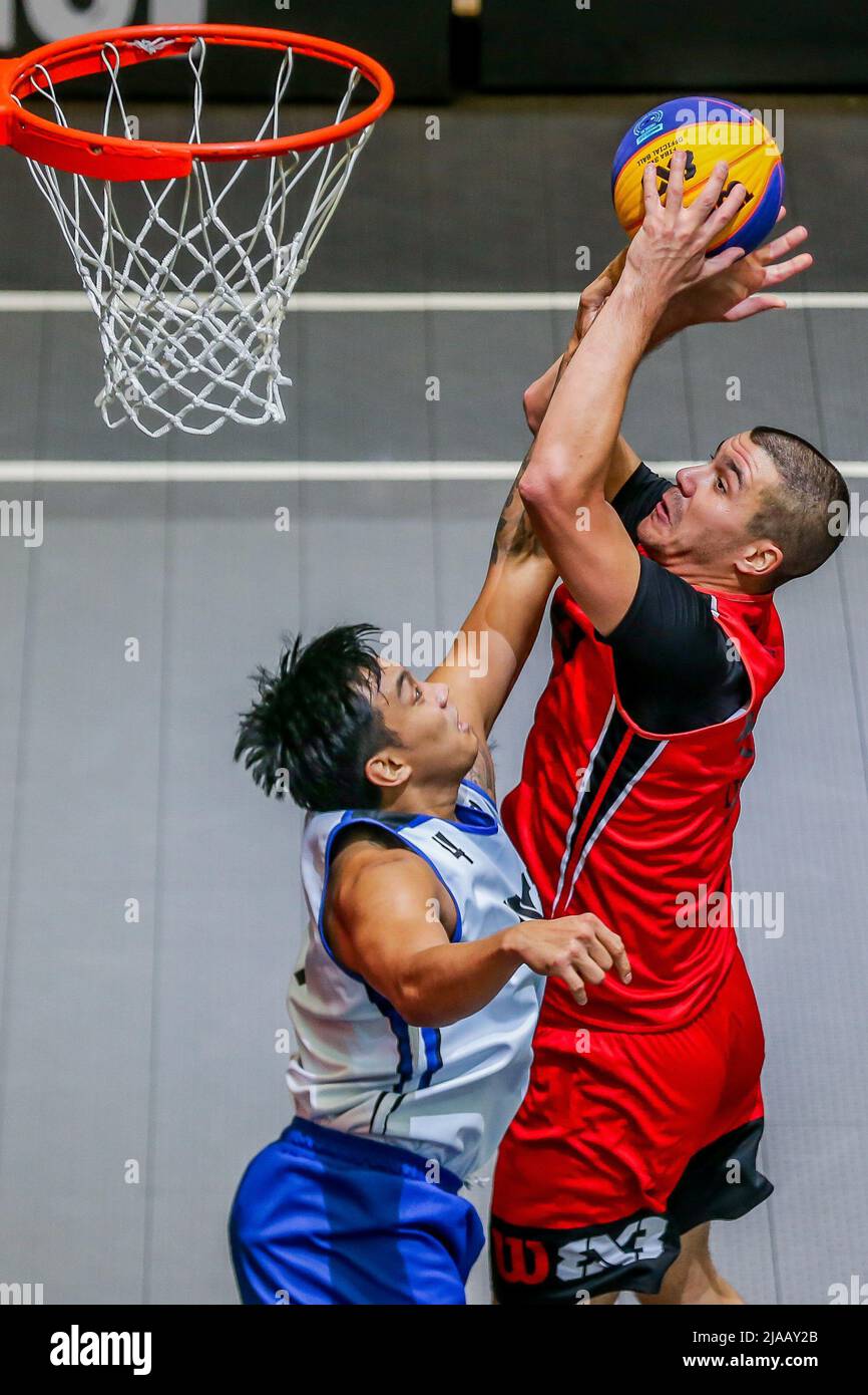 Paranaque City. 29th May, 2022. Mark Tallo (L) of Cebu Chooks from the ...