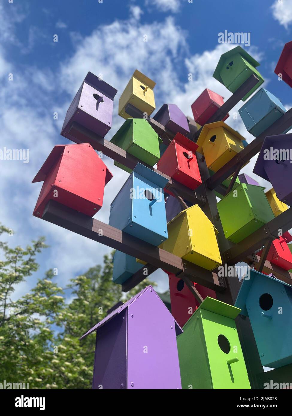 Modern aviary hi-res stock photography and images - Alamy