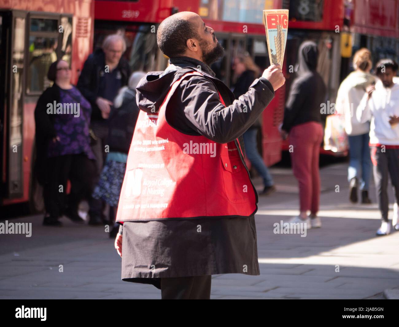 big Issue seller Liverpool Street London Stock Photo - Alamy