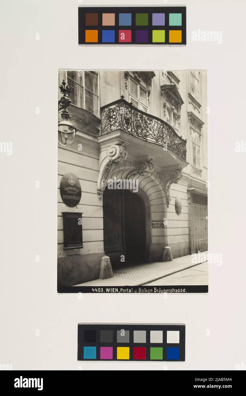 1st, Bräunerstraße 3 - Haustor with grid balcony. Bruno Reiffenstein ...