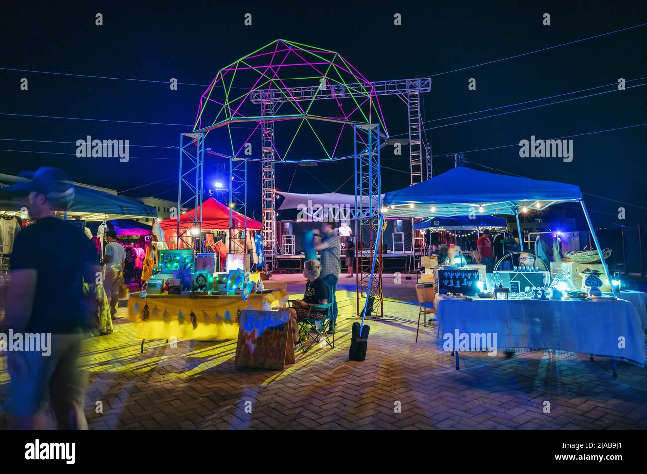 Night summertime party hi-res stock photography and images - Alamy