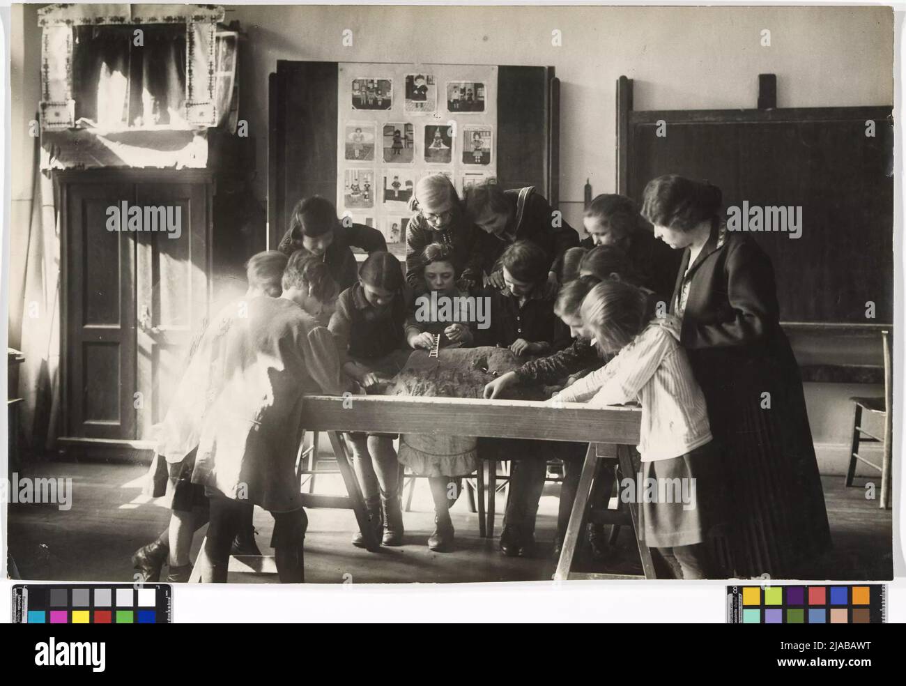 Interior intake of a day care center. Martin Gerlach jun. (1879-1944 ...