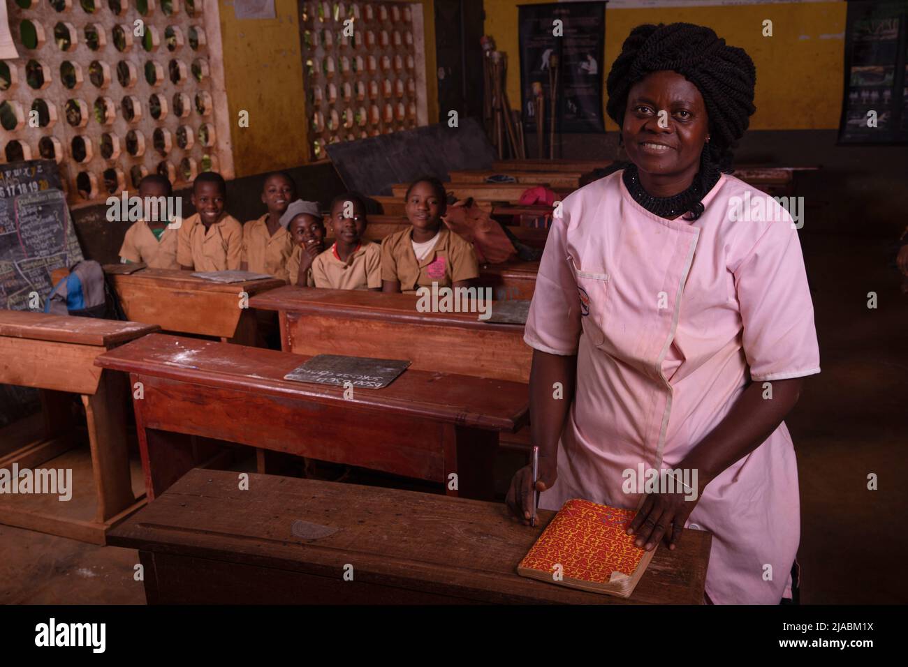 African teacher in classroom hi-res stock photography and images - Alamy