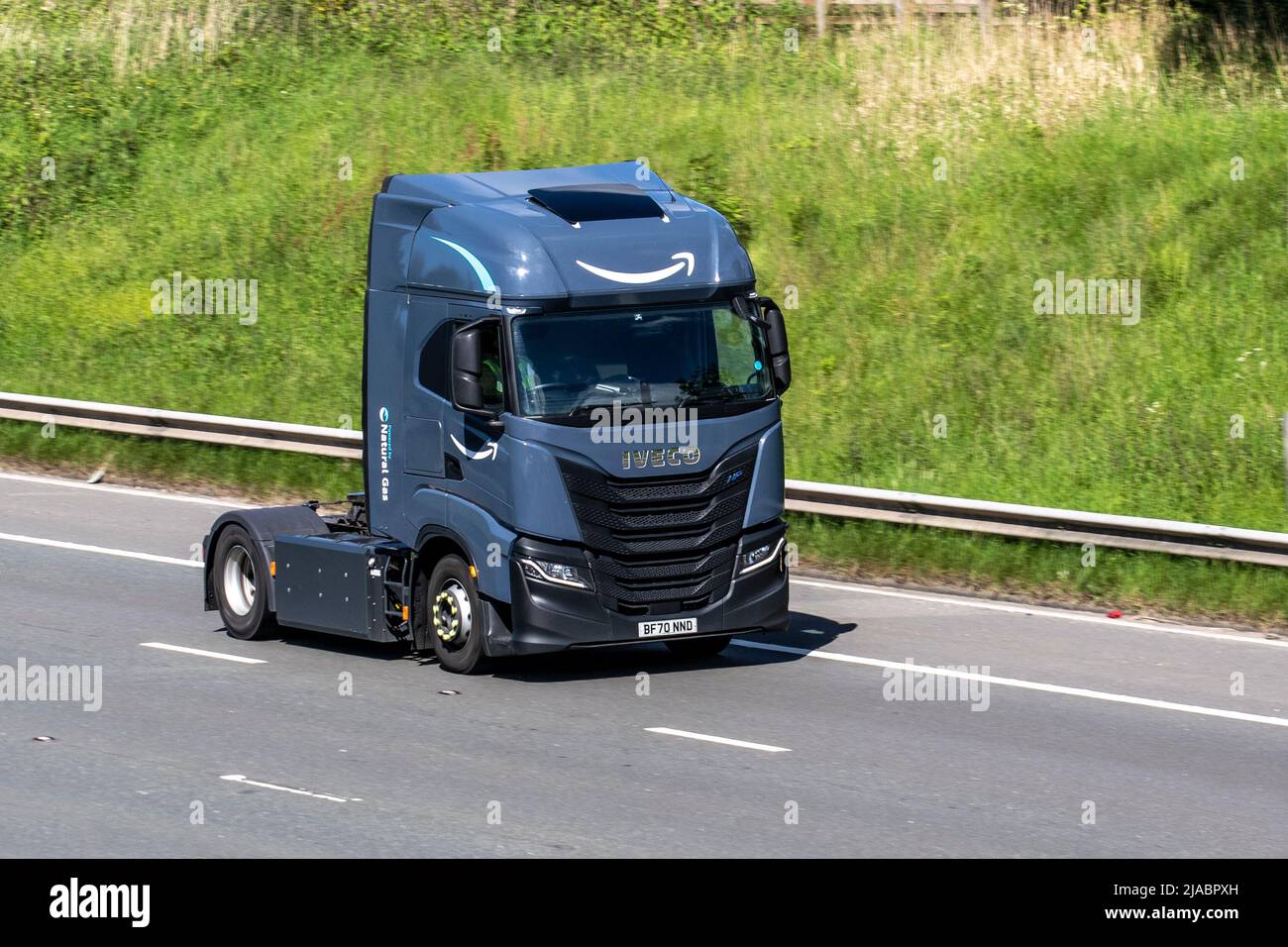 Lng powered engines hi-res stock photography and images - Alamy