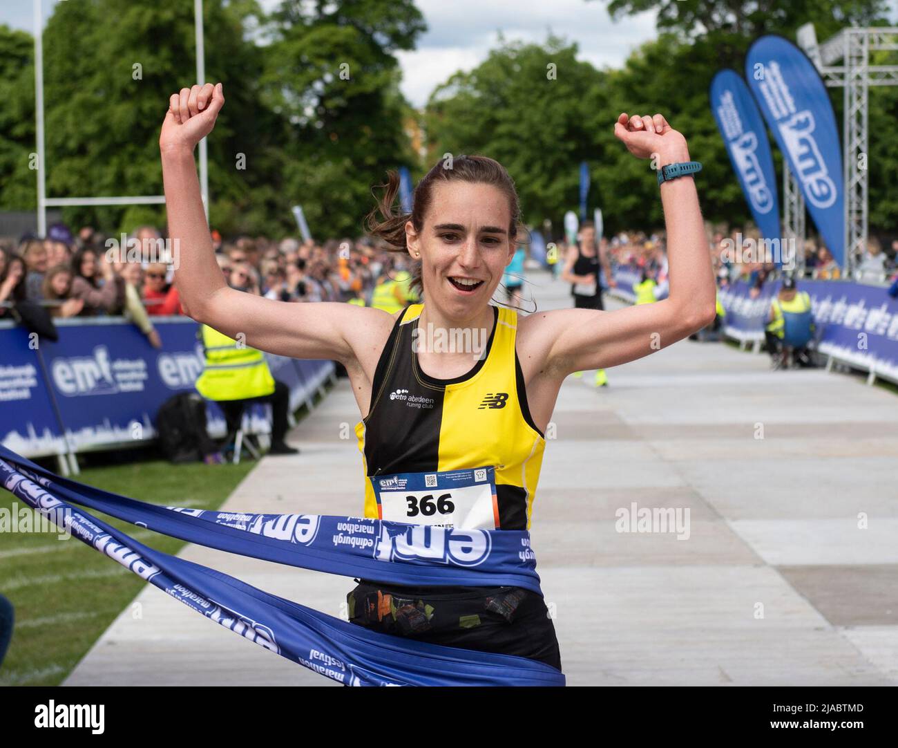 First female marathon runner hi-res stock photography and images - Alamy