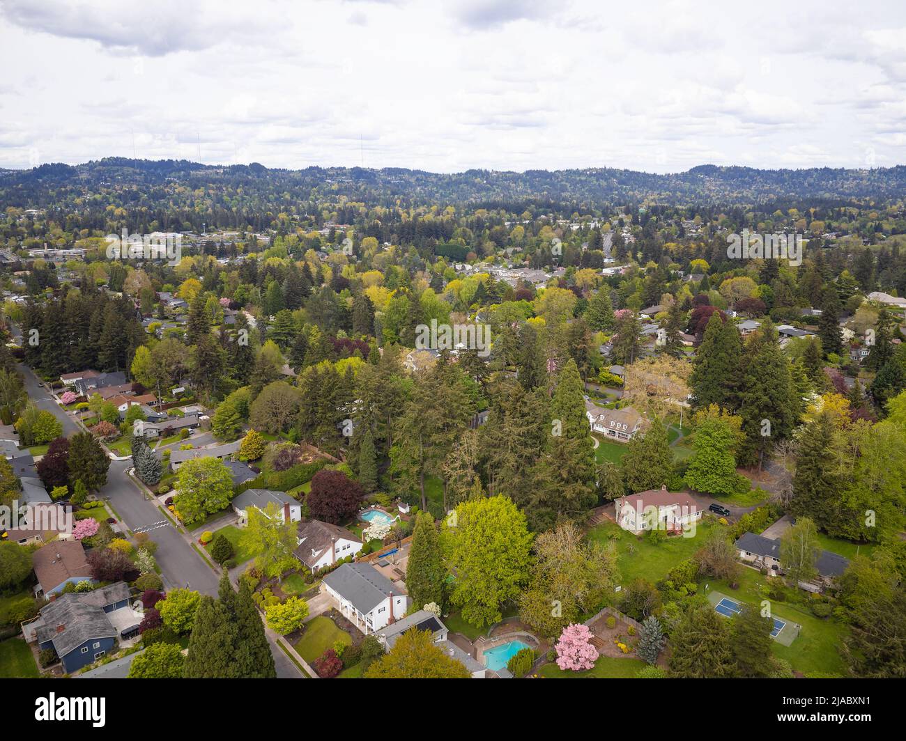 House immersed in green valley hi-res stock photography and images - Alamy