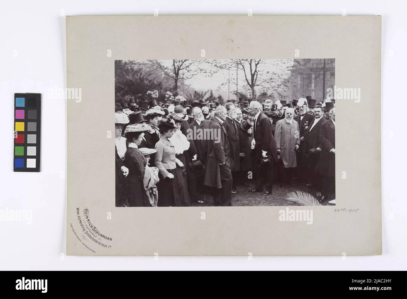 Ludwig Martinelli and Mayor Lueger at the revelation of the Anzengruber ...