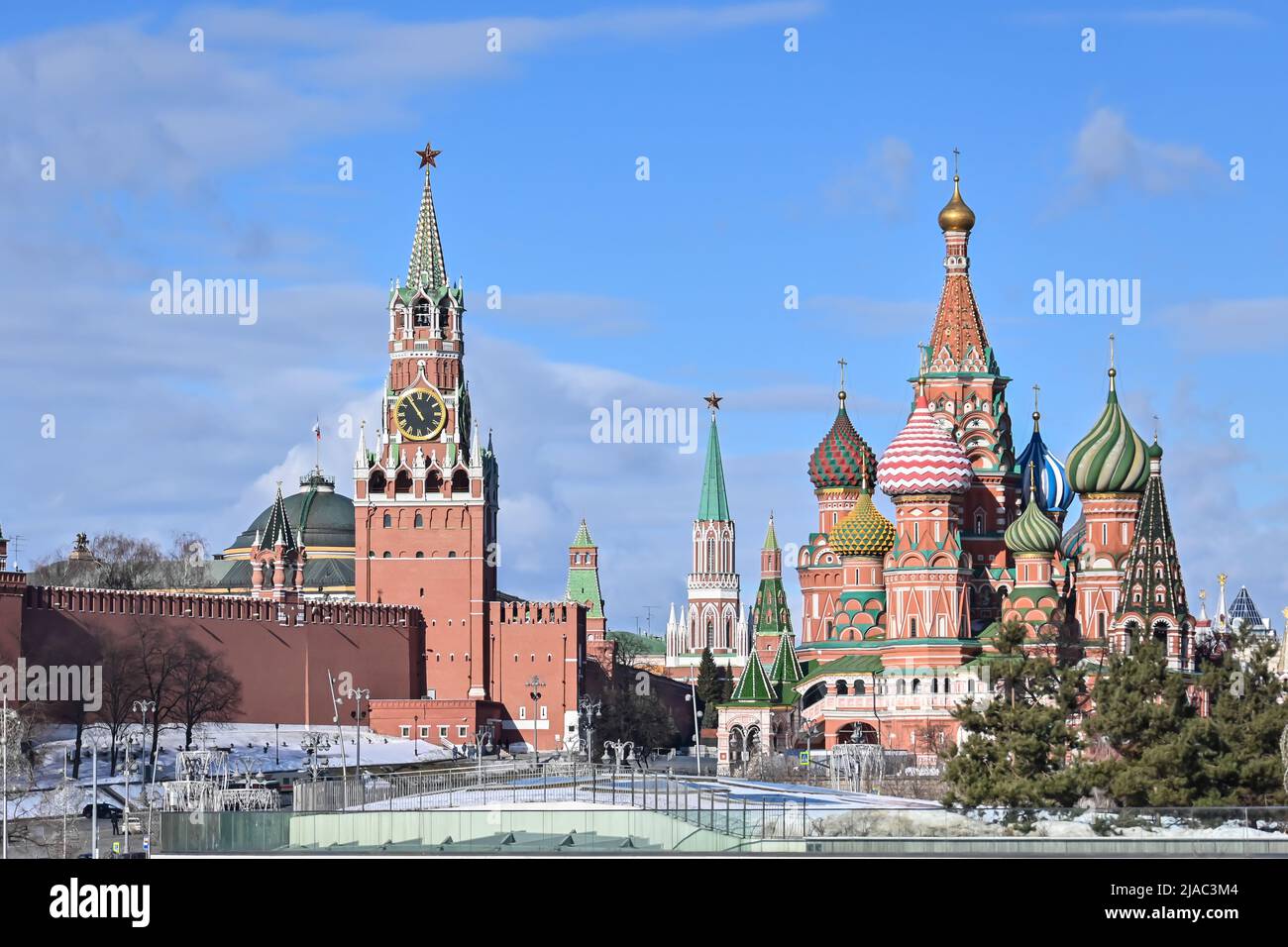 Administrative building of the kremlin hi-res stock photography and ...
