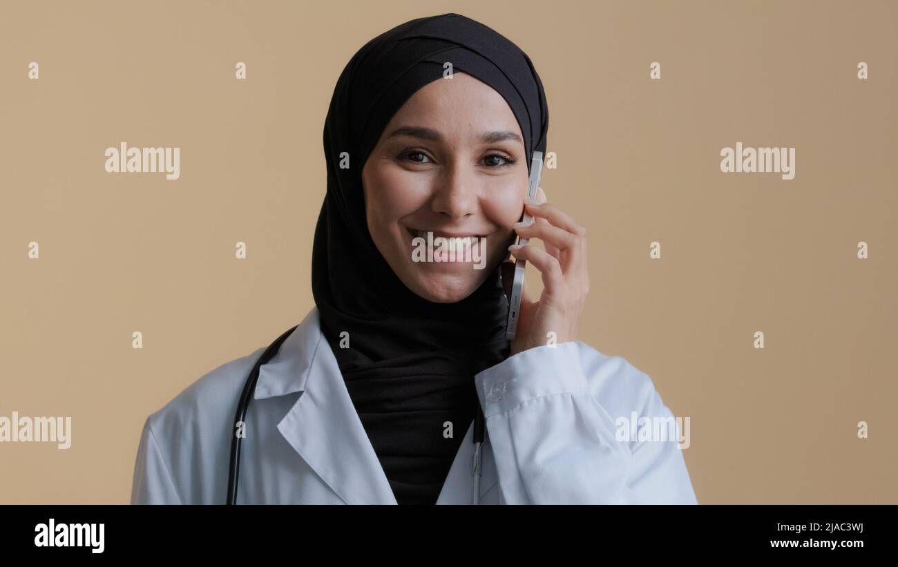 Muslim female doctor in hijab hi-res stock photography and images - Alamy