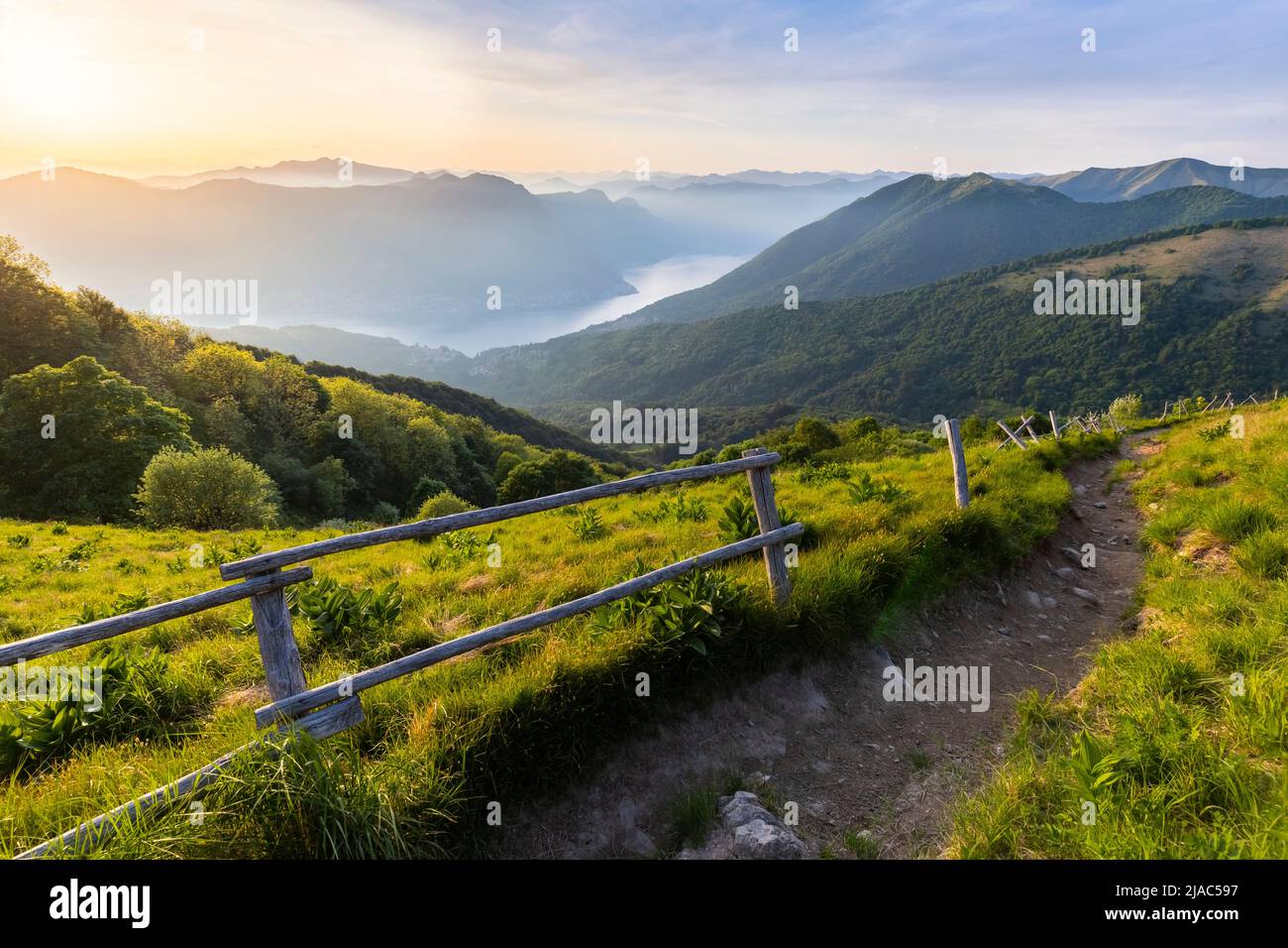 Albavilla hi-res stock photography and images - Alamy