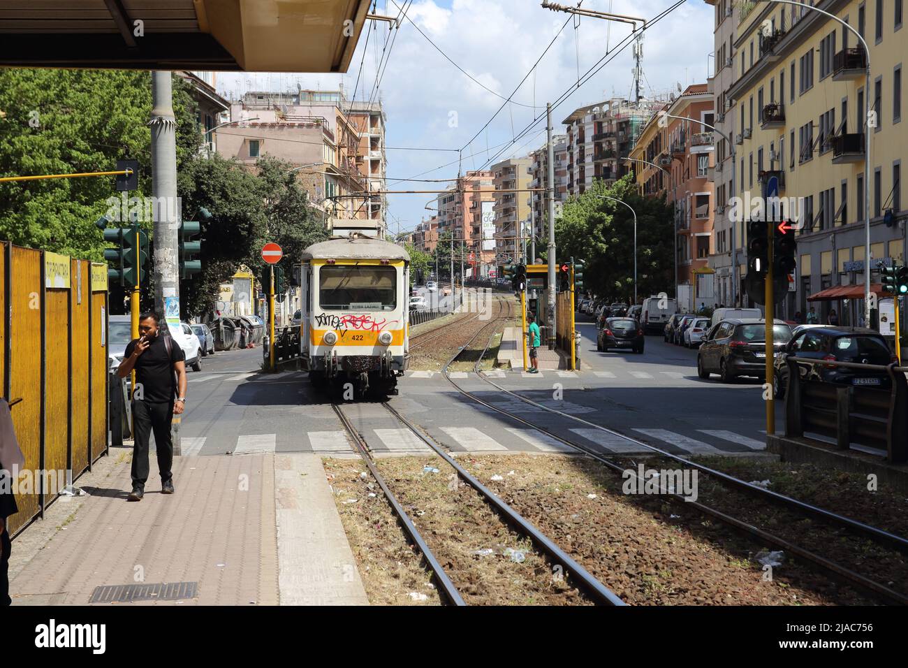 Roma, Il trenino della linea G che collega Centocelle con Roma Termini ...