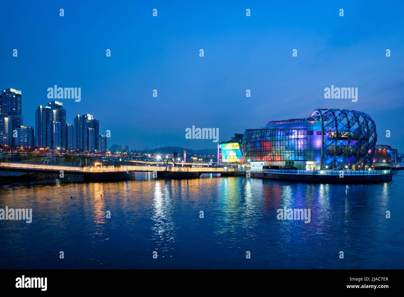 Some Sevit buildings on artificial floating islands located near the ...
