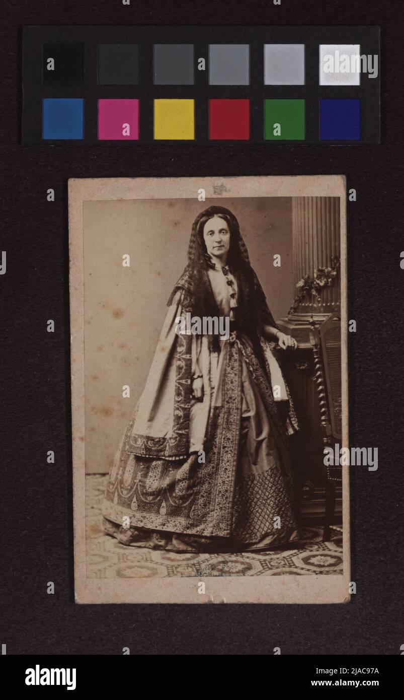 Vintage photographer woman hi-res stock photography and images - Alamy