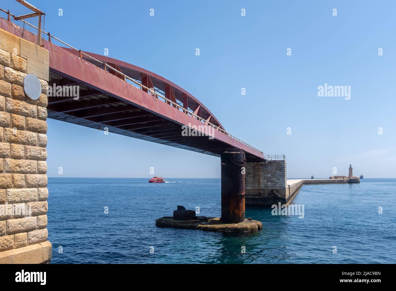 St Elmo Bridge, Valletta, Malta Stock Photo - Alamy