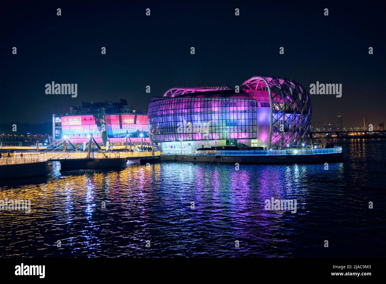 Some Sevit buildings on artificial floating islands located near the ...