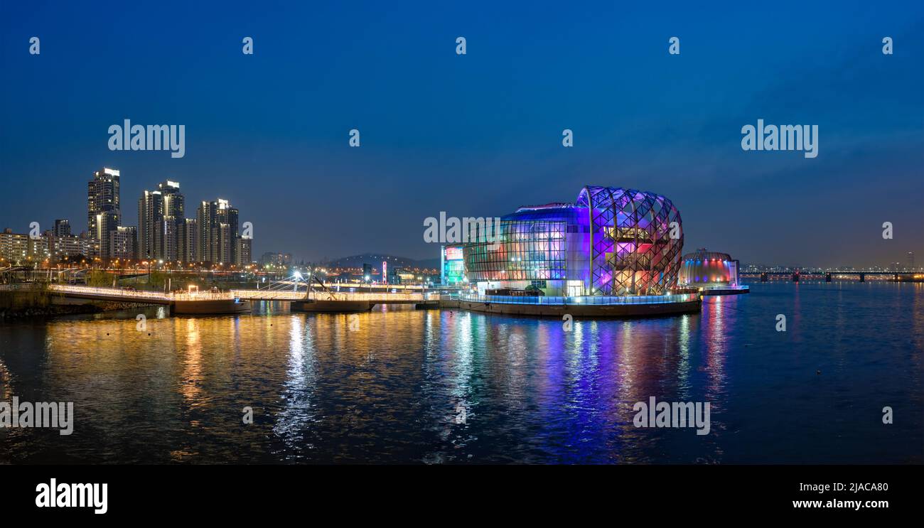 Some Sevit buildings on artificial floating islands located near the ...