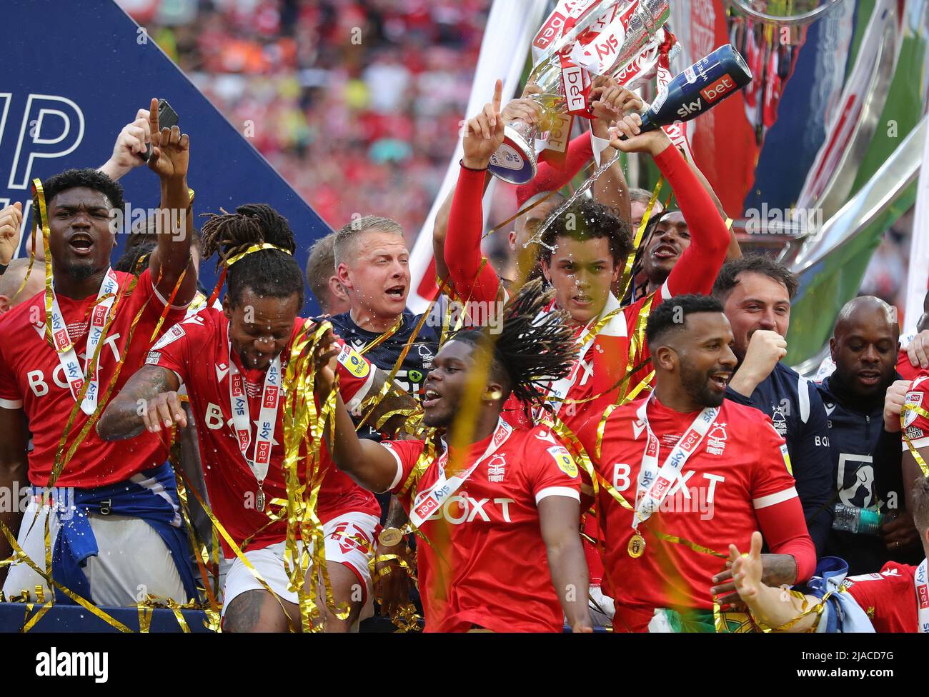 Nottingham forest trophy wembley hi-res stock photography and images ...