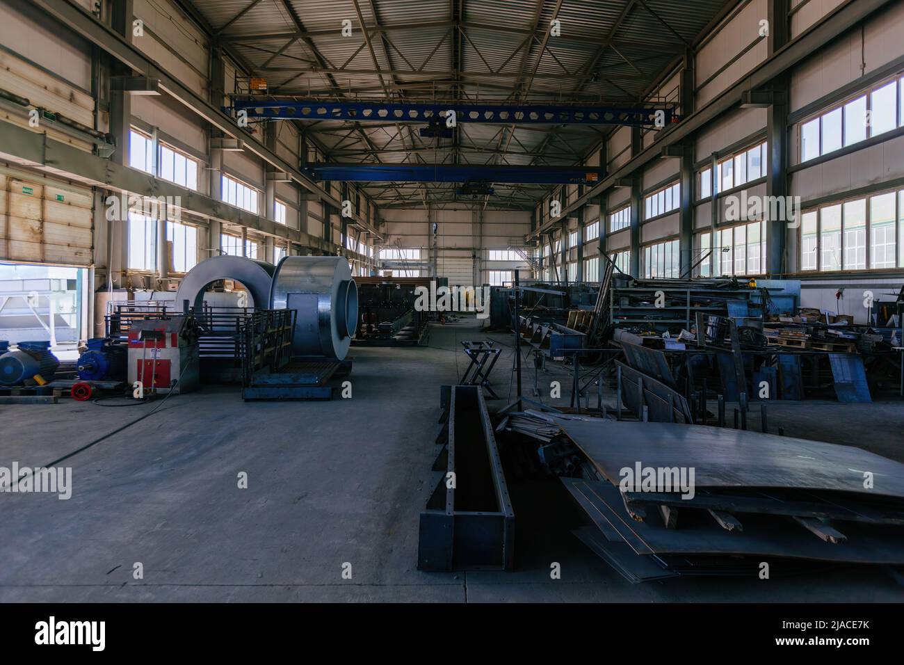 Metal rolling channel hi-res stock photography and images - Alamy