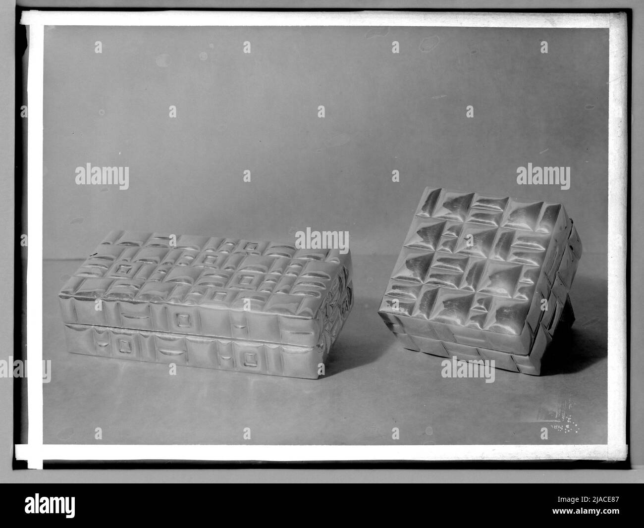 Two silver cassettes. Martin Gerlach jun. (1879-1944), Photographer ...