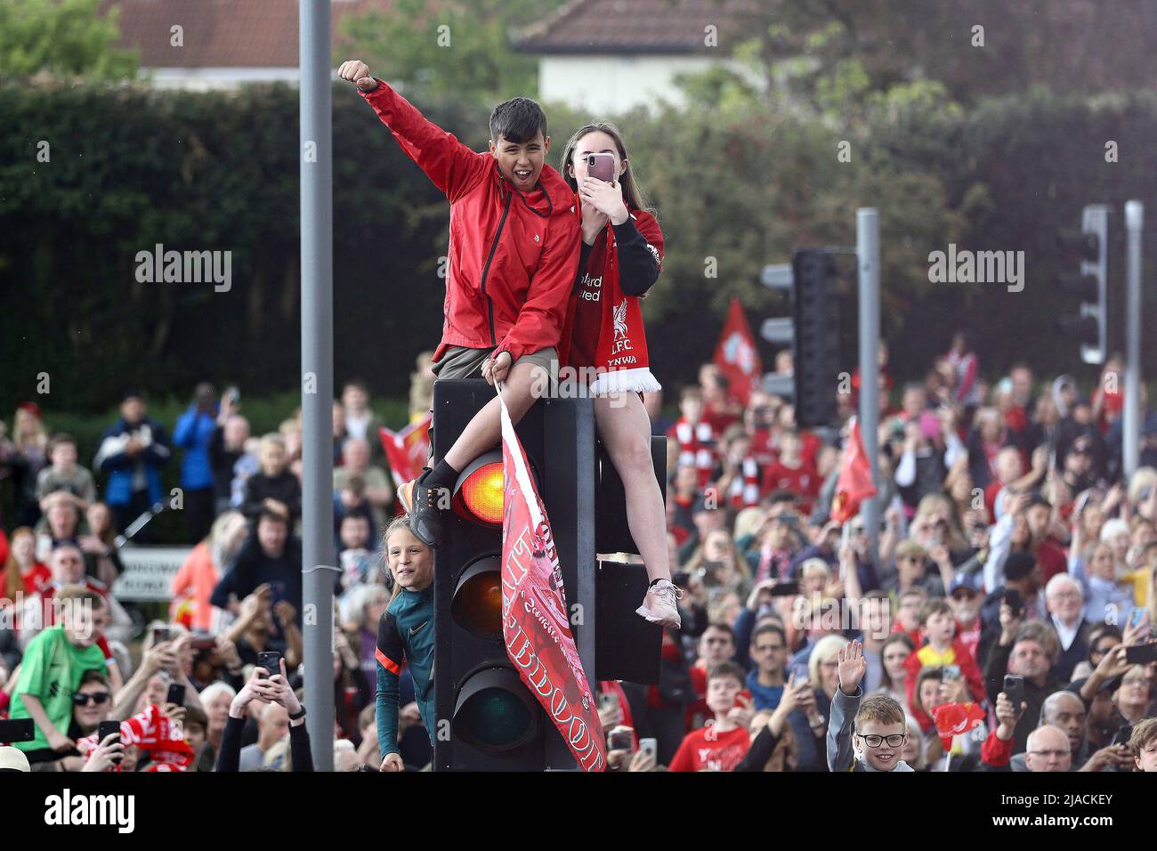 Liverpool, UK. 29th May, 2022. Liverpool fans on traffic lights ...