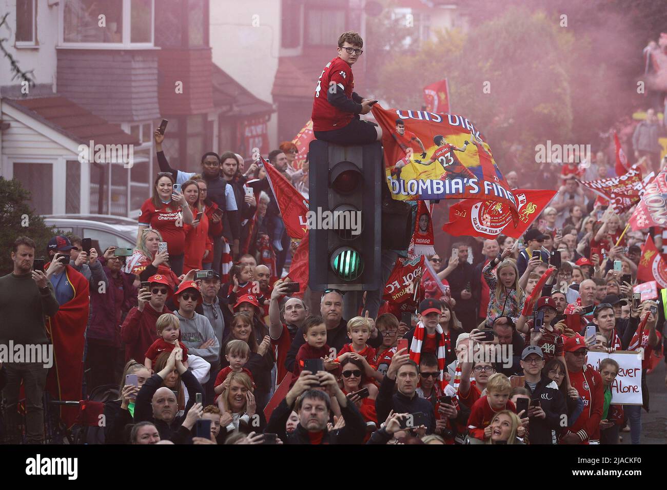 Liverpool, UK. 29th May, 2022. Liverpool fans waiting for the team bus ...