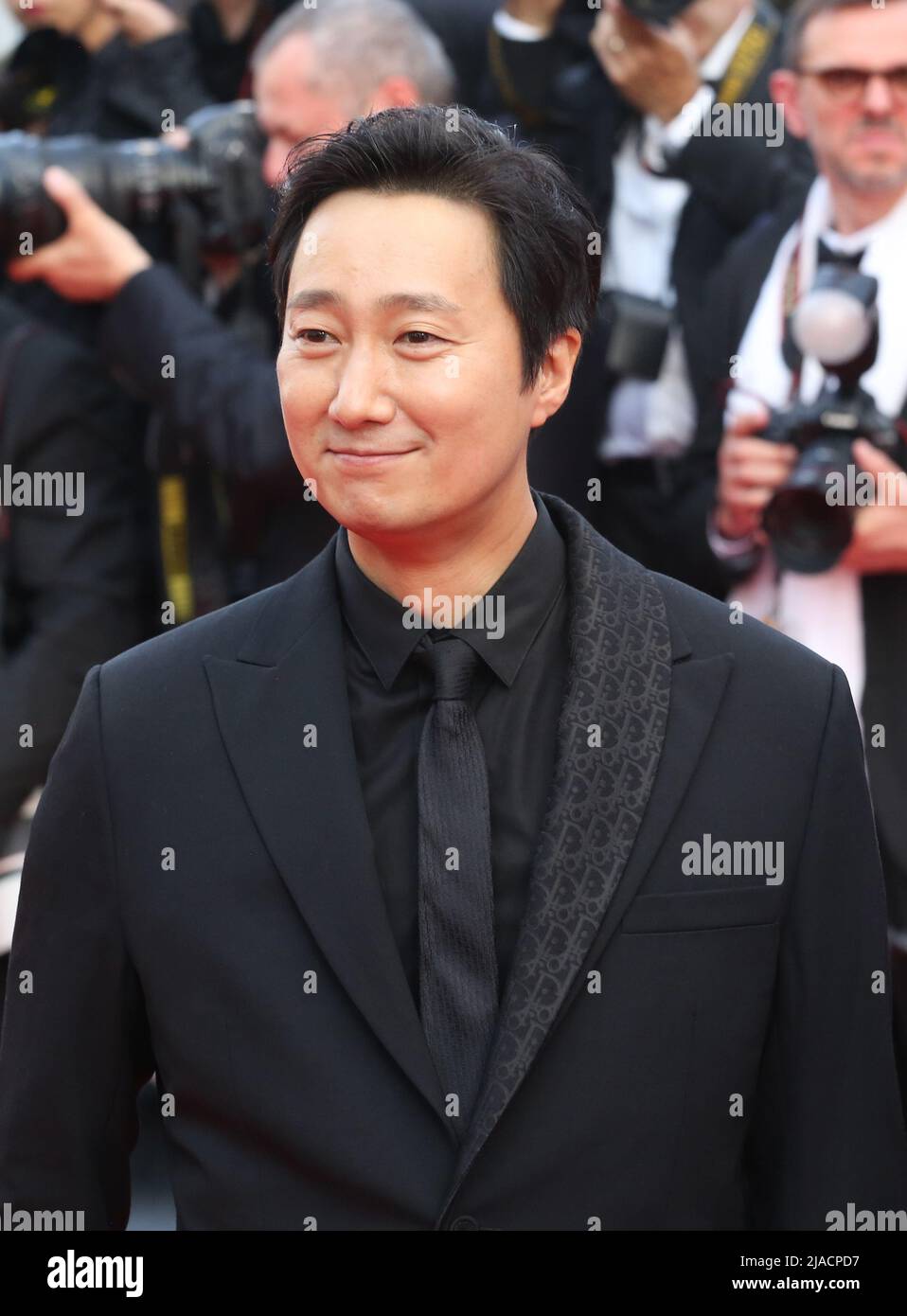 Cannes, France. 28th May, 2022. Park Hae-il arriving on the red carpet ...