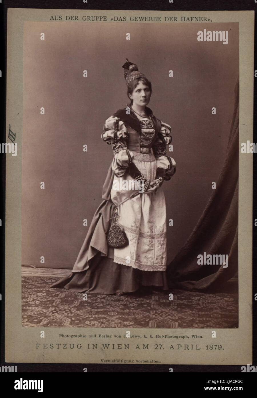 Anna Erndt, Hafner master wife at the Macart Festival 1879. Josef Löwy ...