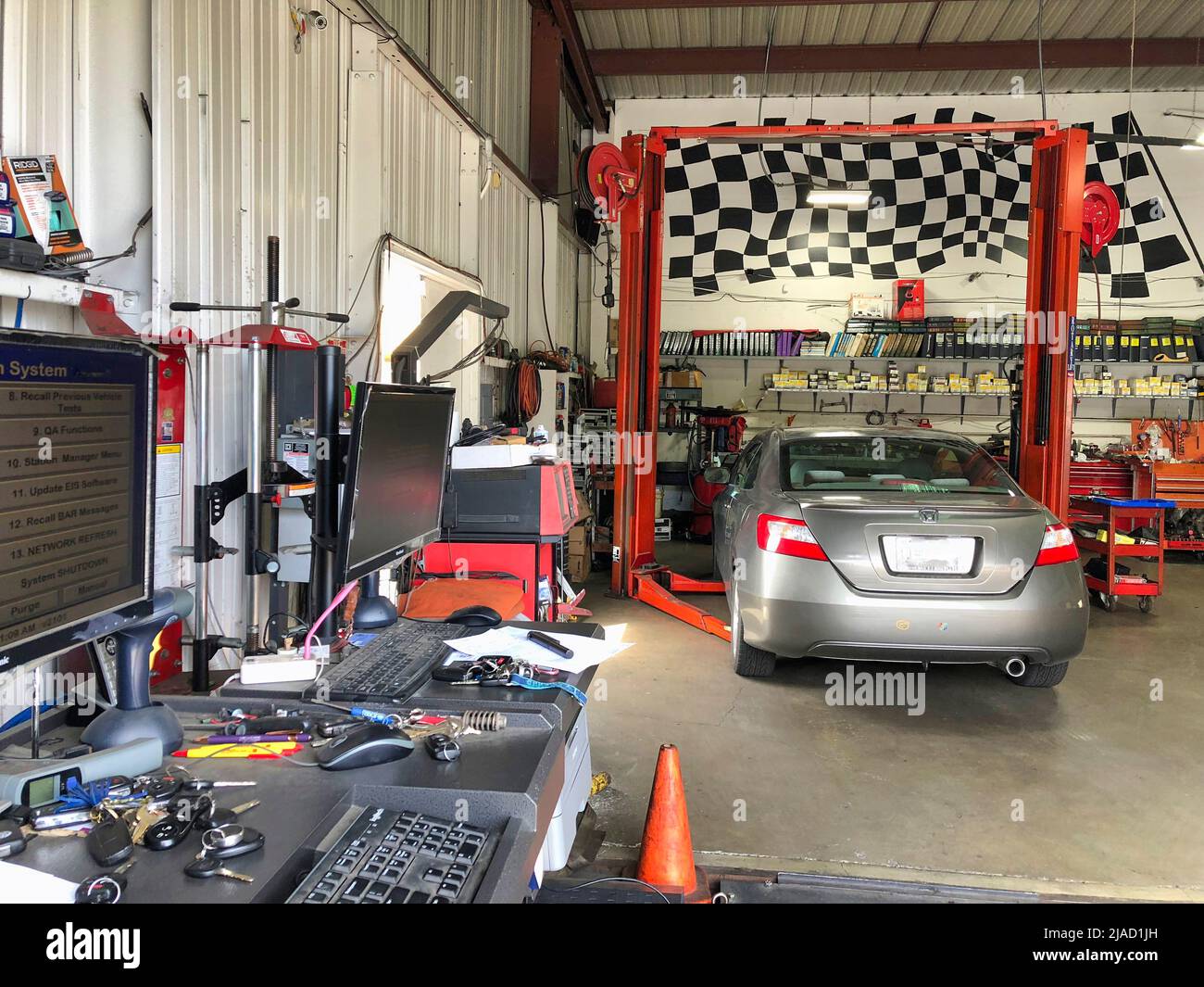 Inside a auto / car repair garage Stock Photo - Alamy
